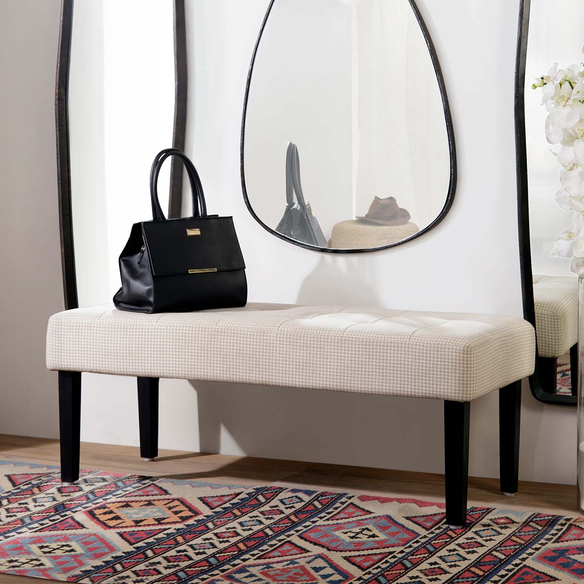 Chic Settee Benches for an Elegant Home - IAAH